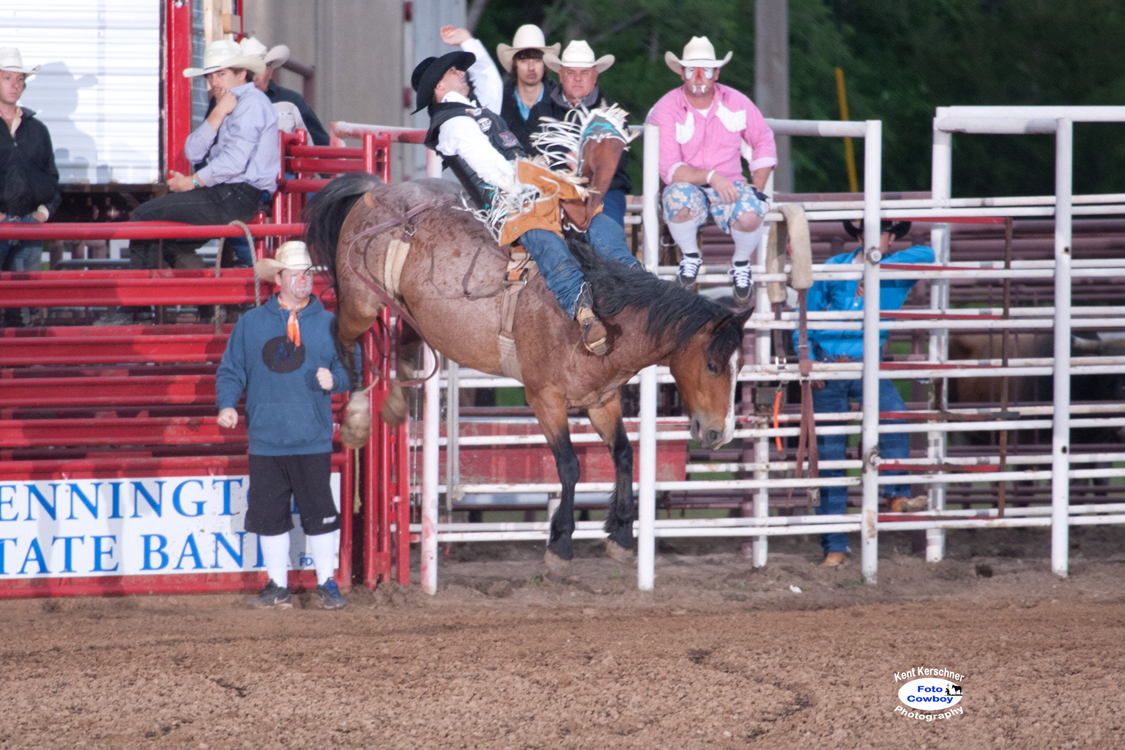 Bareback Riding | Bennington PRCA Rodeo