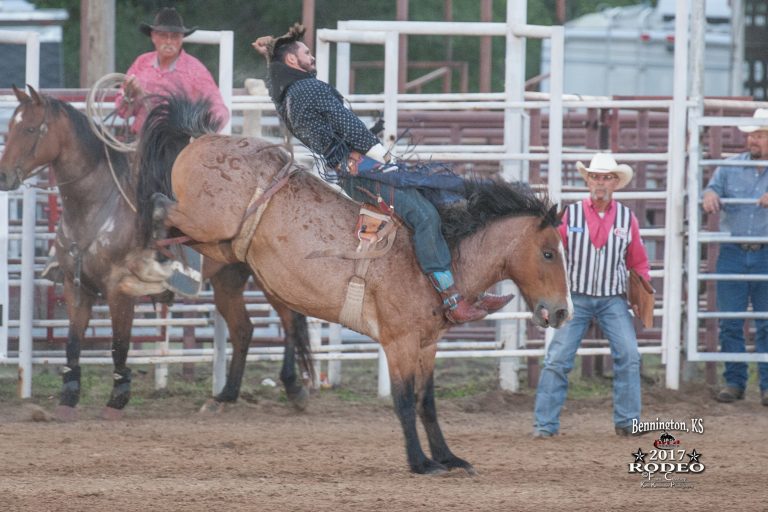 Bareback Riding | Bennington PRCA Rodeo